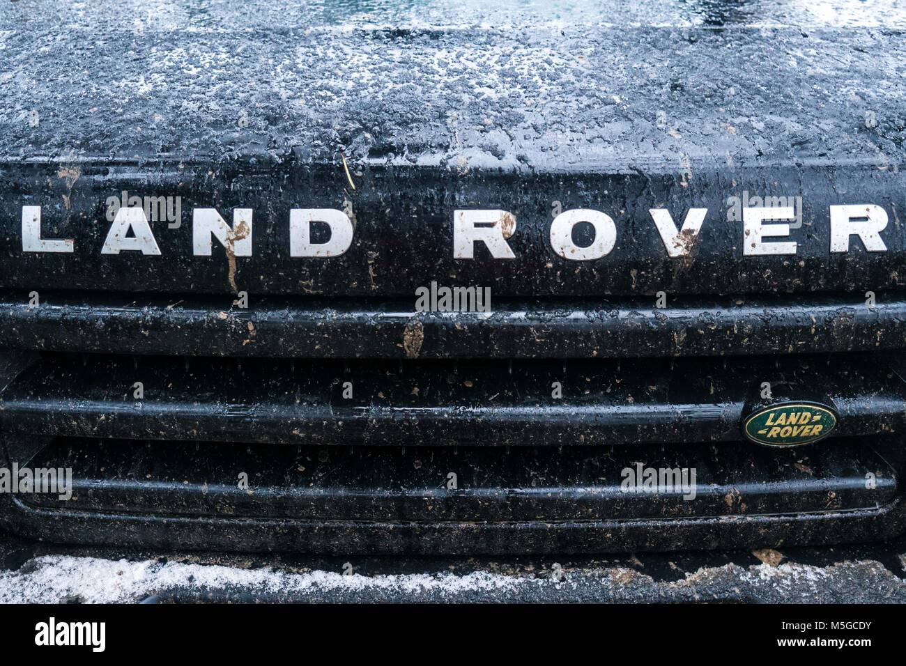 Land Rover Discovery 2 TD5 after a muddy offroad Stock Photo - Alamy