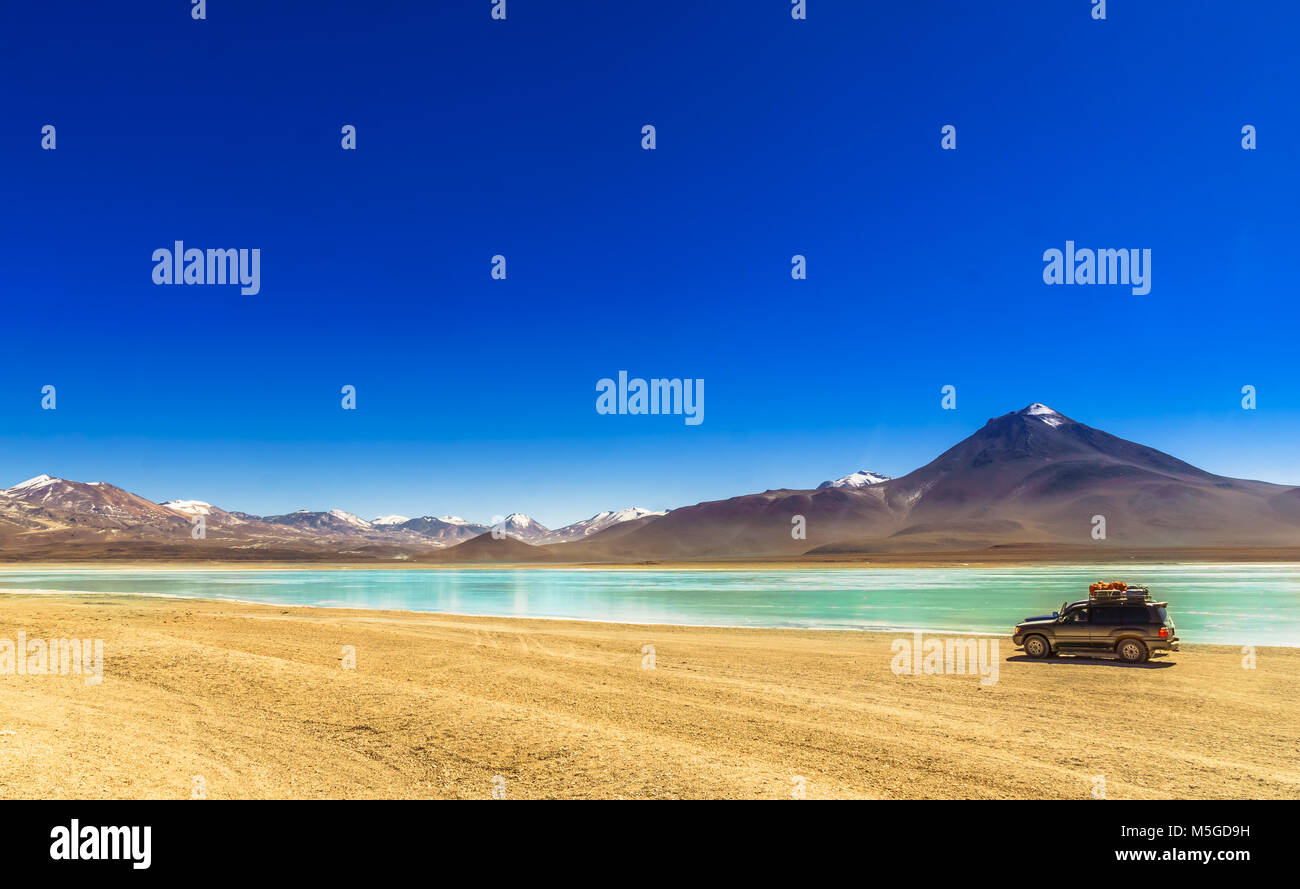 View on Lagoon Verde in the Altiplano of Bolivia Stock Photo - Alamy