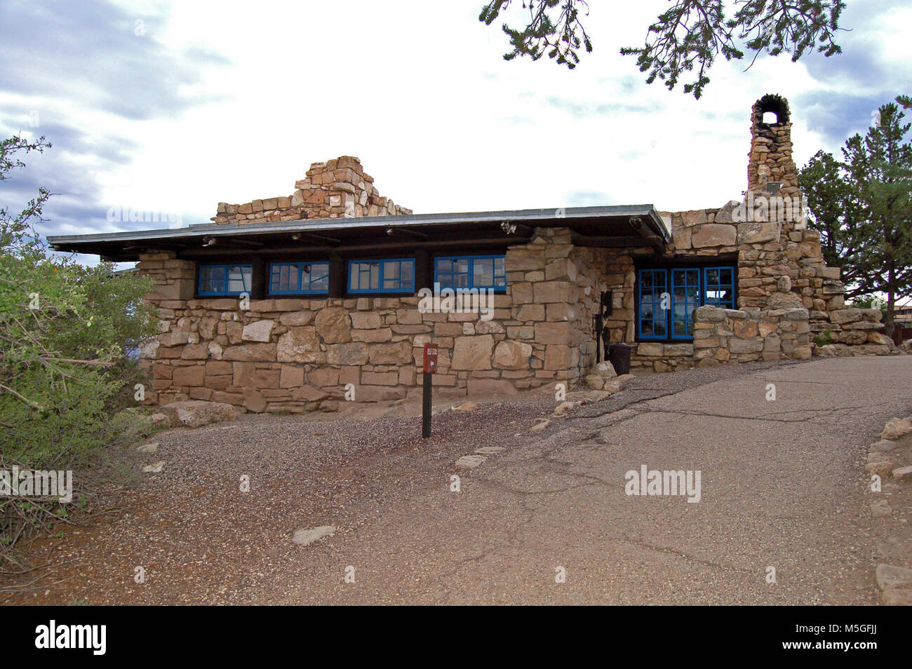 Roofline display hi-res stock photography and images - Alamy