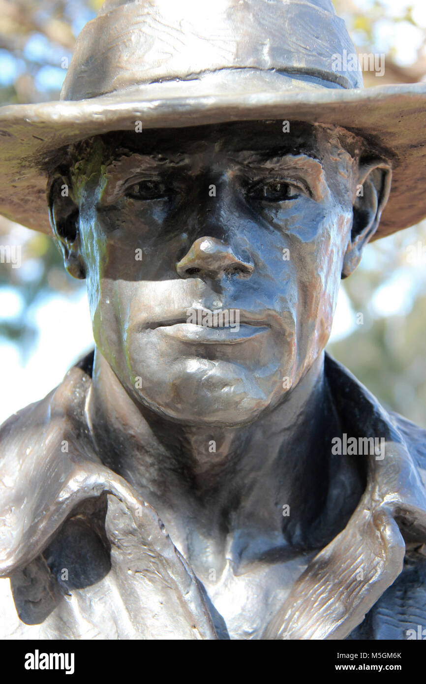 Australian soldier sculpture statue hi-res stock photography and images ...