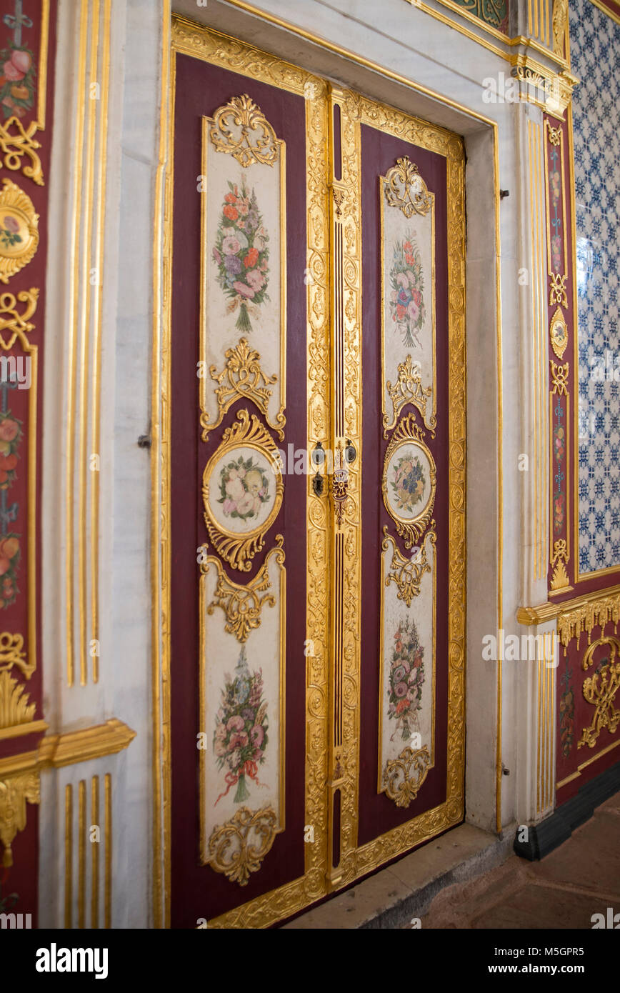 Topkapi Palace museum, Istanbul, Turkey Stock Photo - Alamy