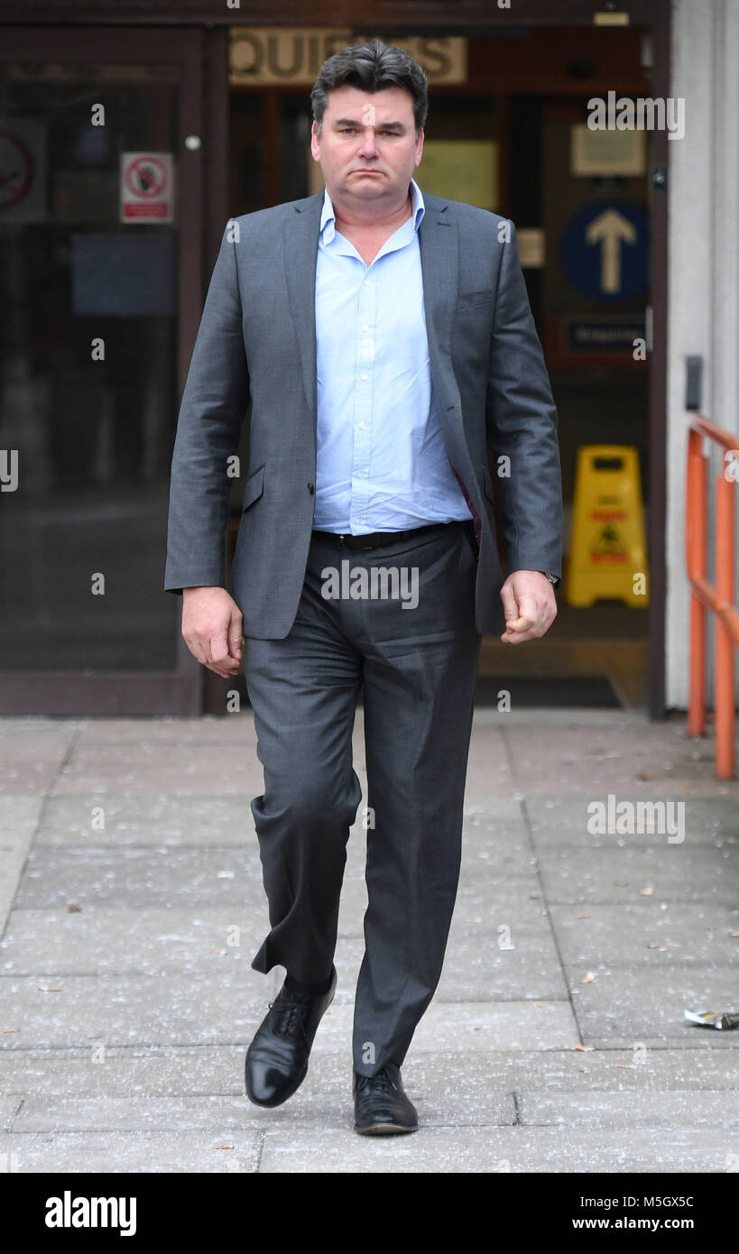 Former bhs owner dominic chappell leaves barkingside magistrates court ...