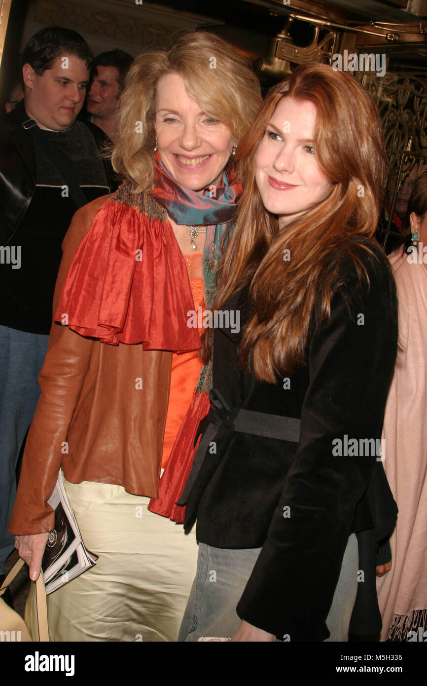 CelebrityArchaeology.com 2006 FILE PHOTO JILL CLAYBURGH and Daughter ...