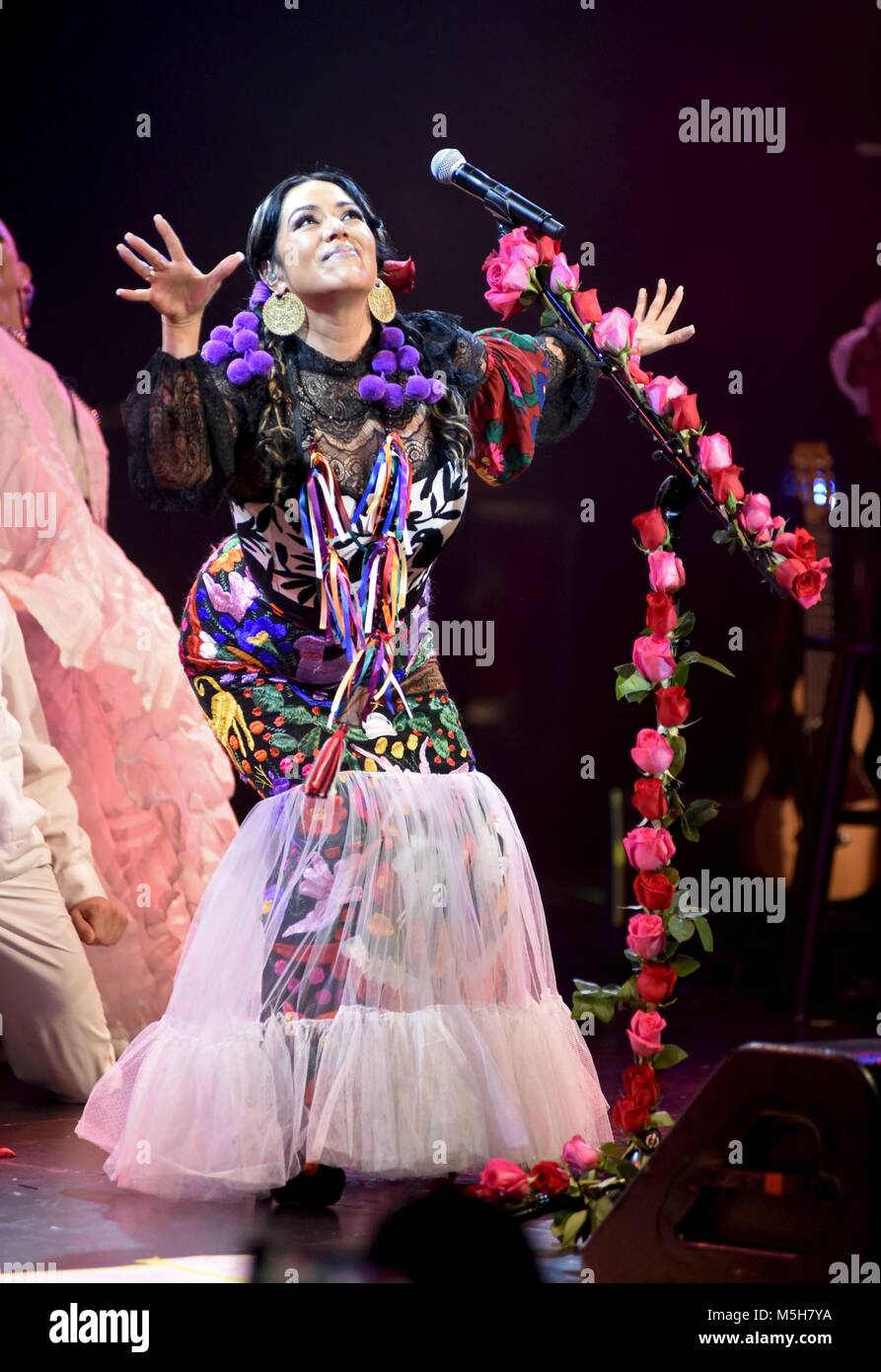 Lila downs hi-res stock photography and images - Alamy
