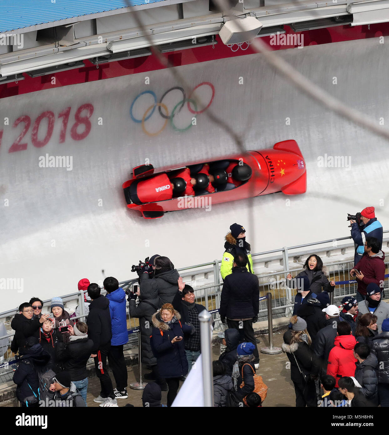 4 man bobsleigh olympic sliding centre hi-res stock photography and ...