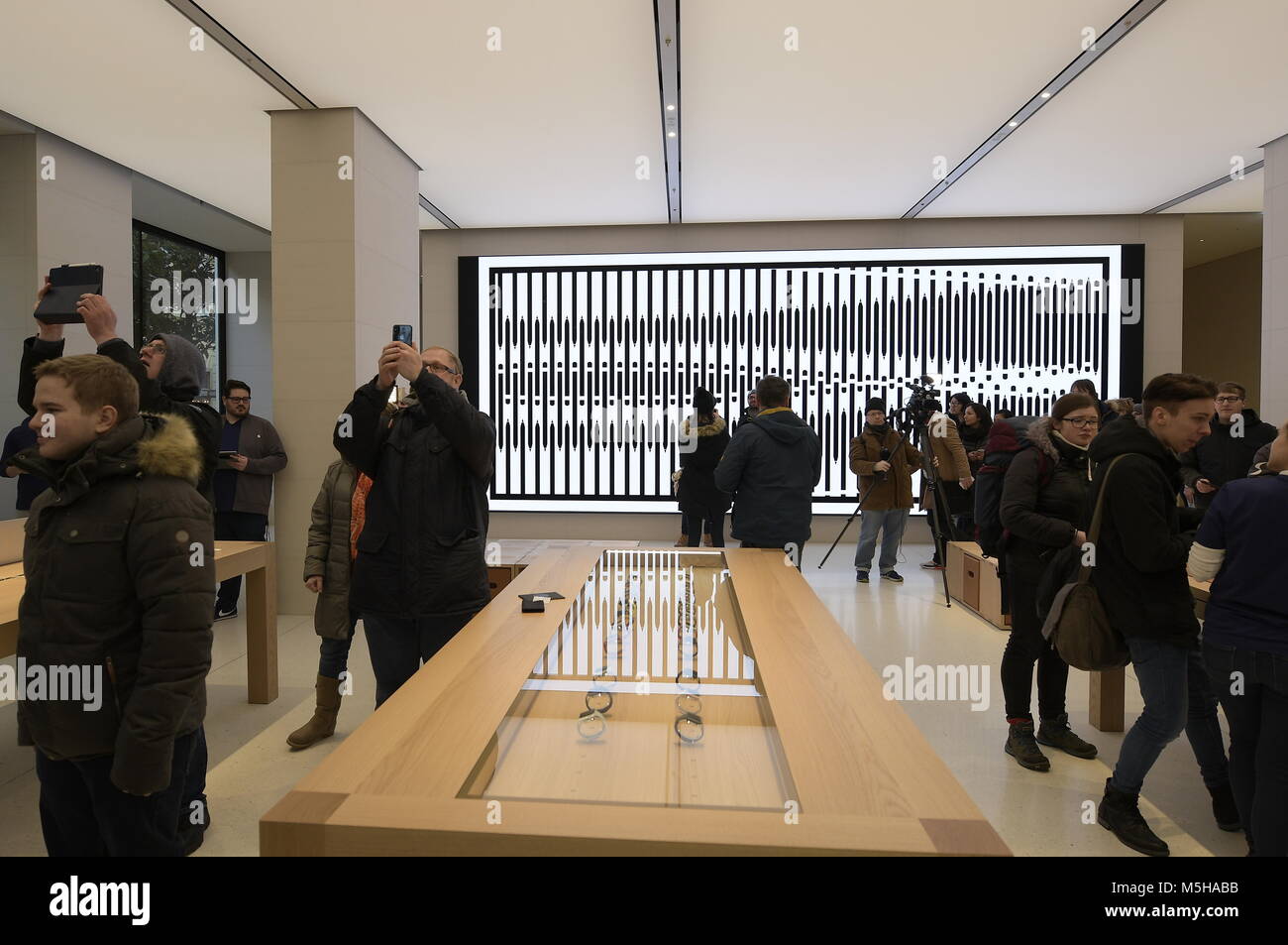 February 24, 2018. Vienna, Austria. This Saturday, the Apple Store in ...