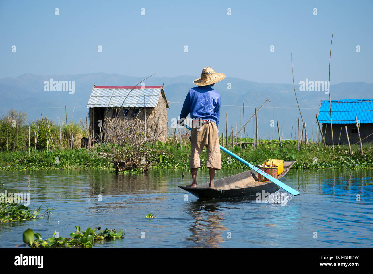 Traditional fish farmers on Inle Lake, Myanmar Stock Photo - Alamy