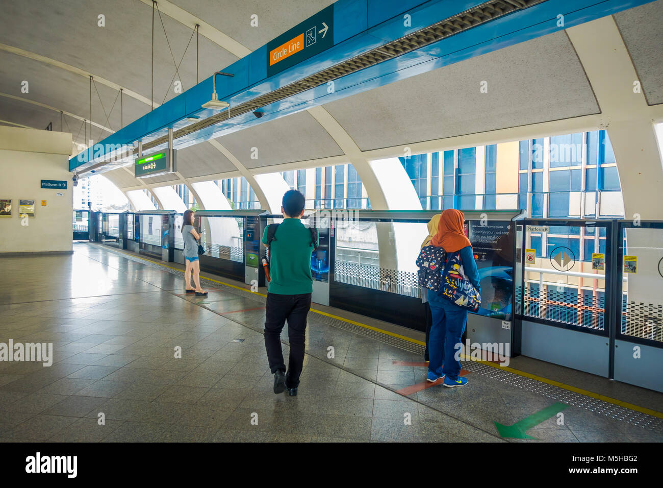Crowded mrt in singapore High Resolution Stock Photography and Images ...