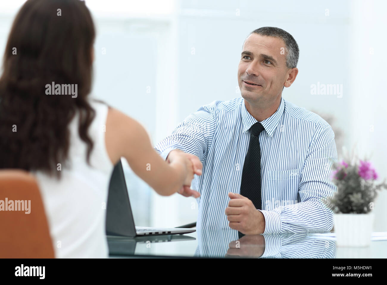 closeup.handshake Manager and client Stock Photo - Alamy