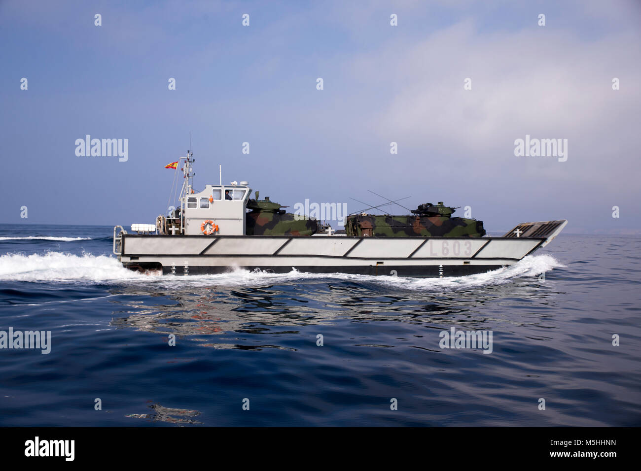 Military landing boats hi-res stock photography and images - Alamy