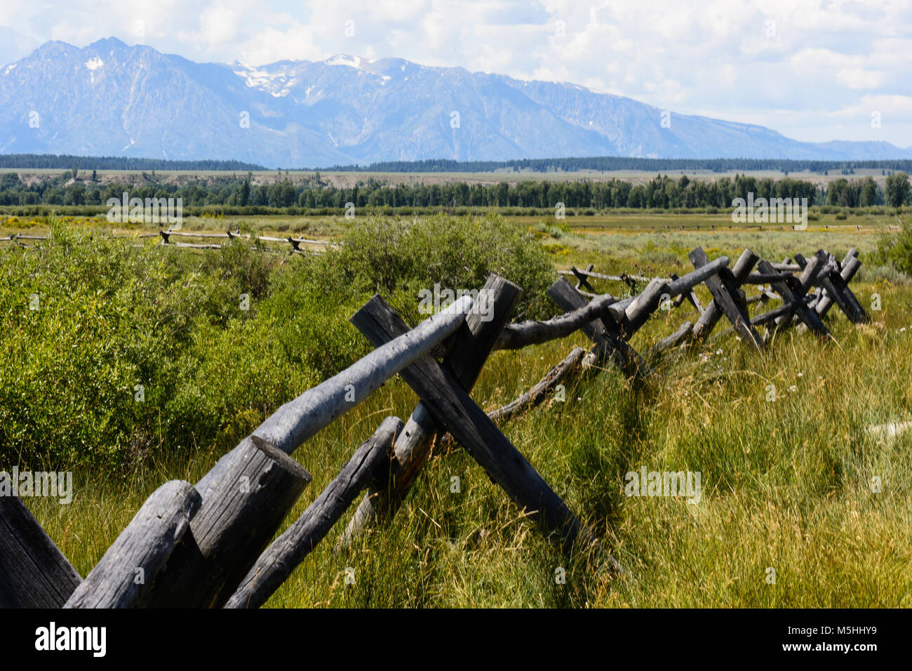 Rustic fence hi-res stock photography and images - Alamy