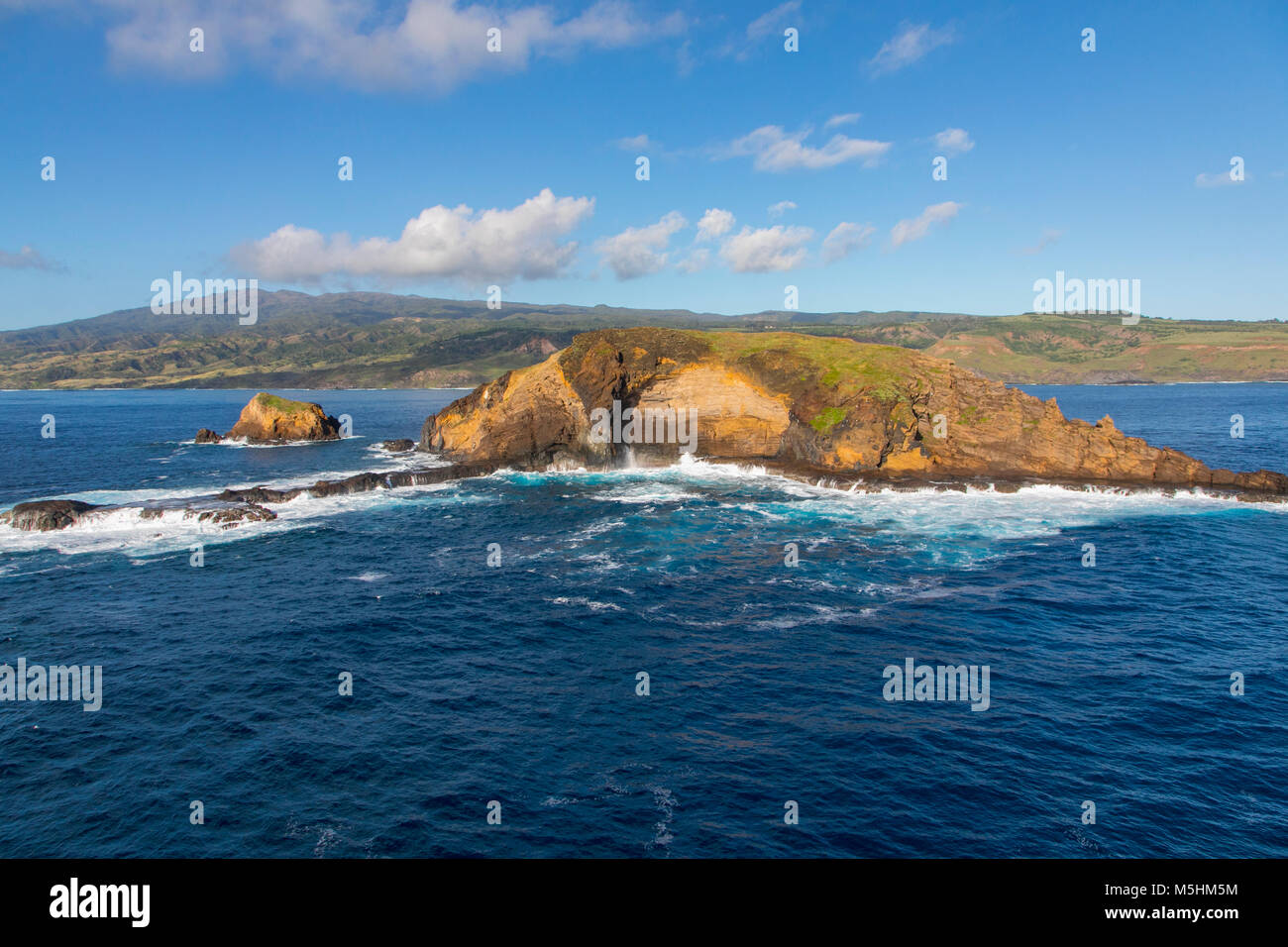Aerial of the island of molokai hi-res stock photography and images - Alamy