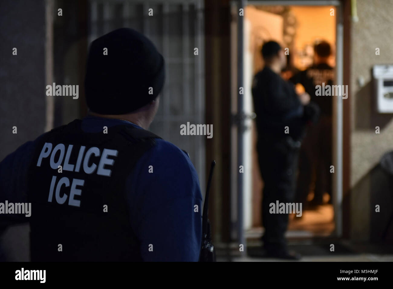 Deportation officers arrest illegal aliens during targeted enforcement ...