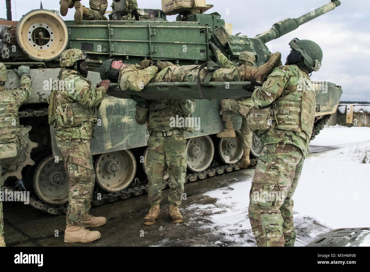 Soldiers assigned to 2nd Battalion, 70th Armor Regiment, 2nd Armored ...