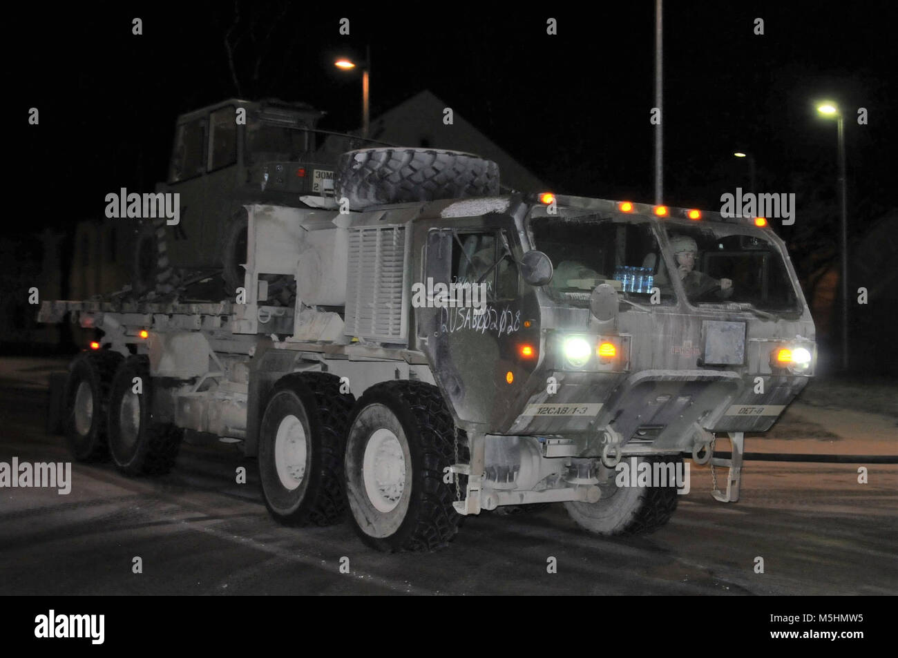 U.S. Soldiers from Echo Company, 1st Battalion, 3rd Aviation Regiment ...