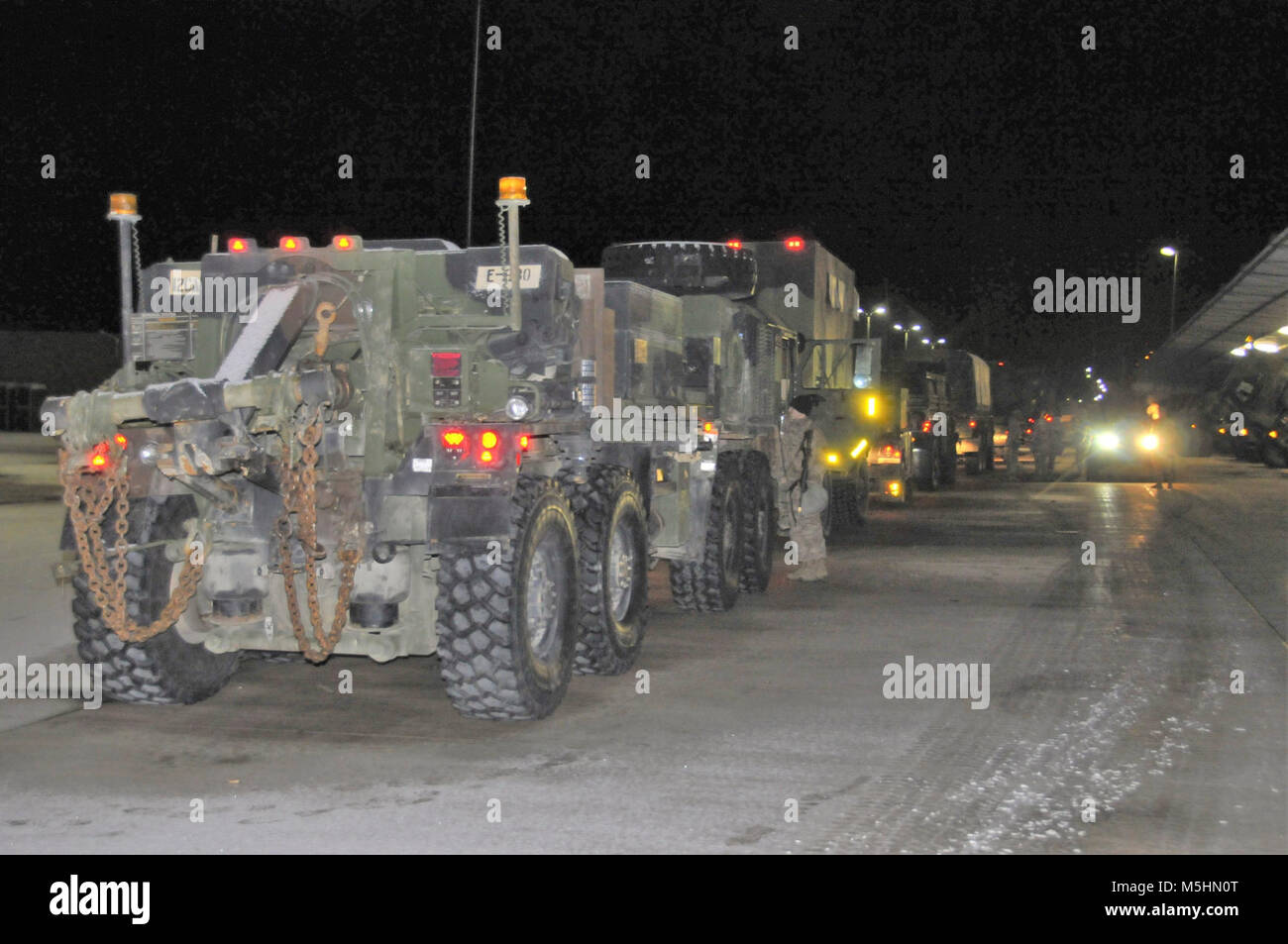 U.S. Soldiers from Echo Company, 1st Battalion, 3rd Aviation Regiment ...