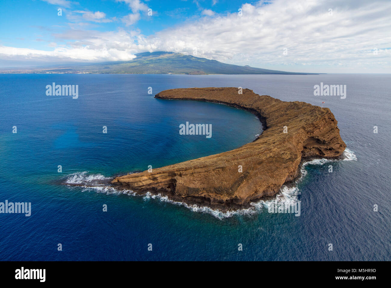 Molokini crater hi-res stock photography and images - Alamy