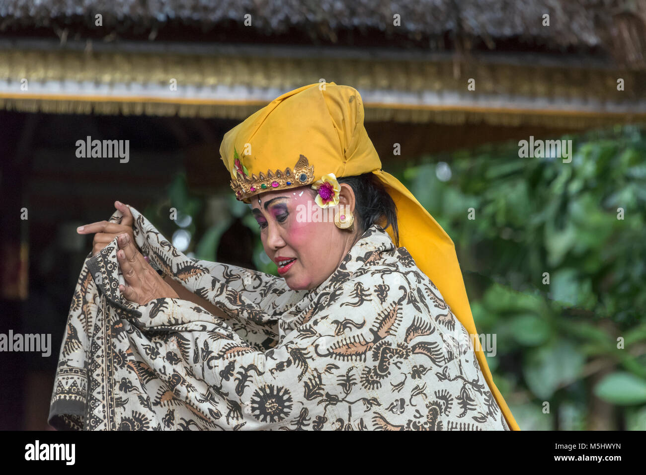 Calon Arang character, mother of Ratna Manggali, Calon Arang ...