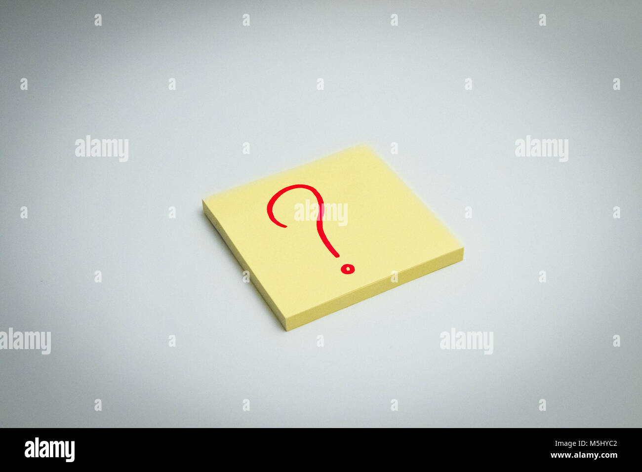 Question mark post it hi-res stock photography and images - Alamy