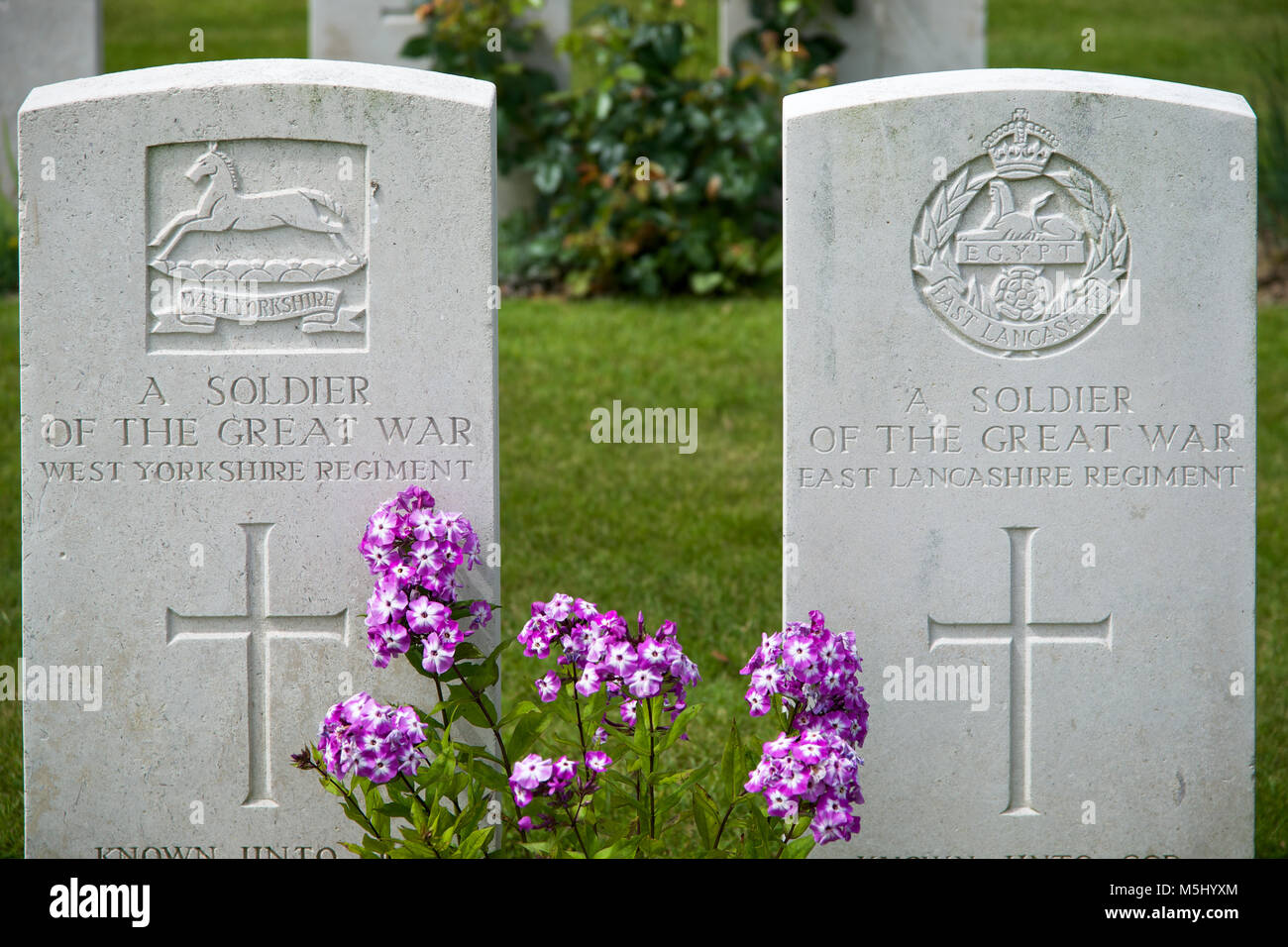 Battlefield graves hi-res stock photography and images - Alamy
