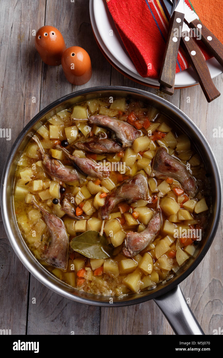 Quail stew hi-res stock photography and images - Alamy