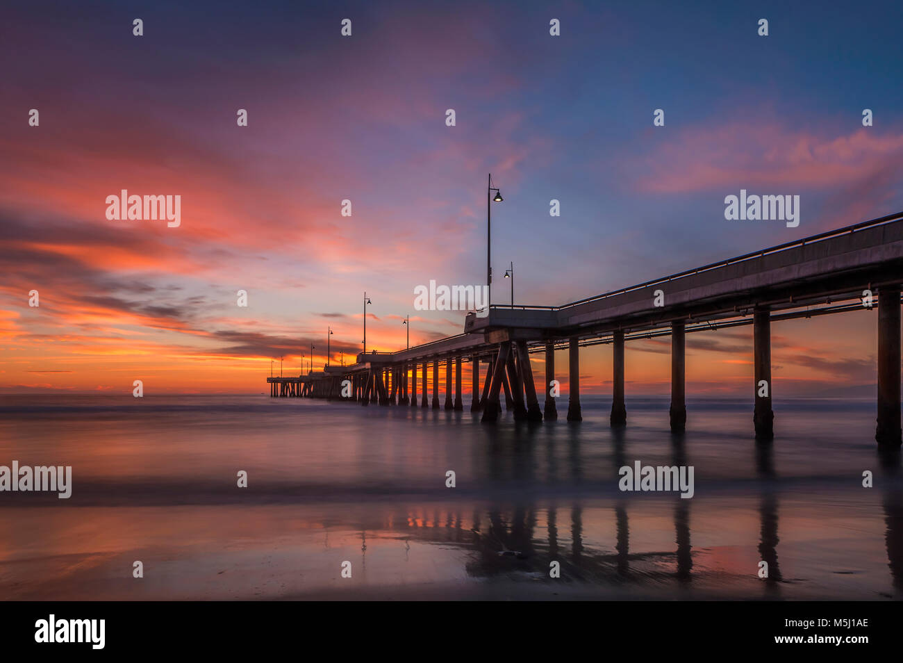 Los angeles venice beach sunset hi-res stock photography and images - Alamy