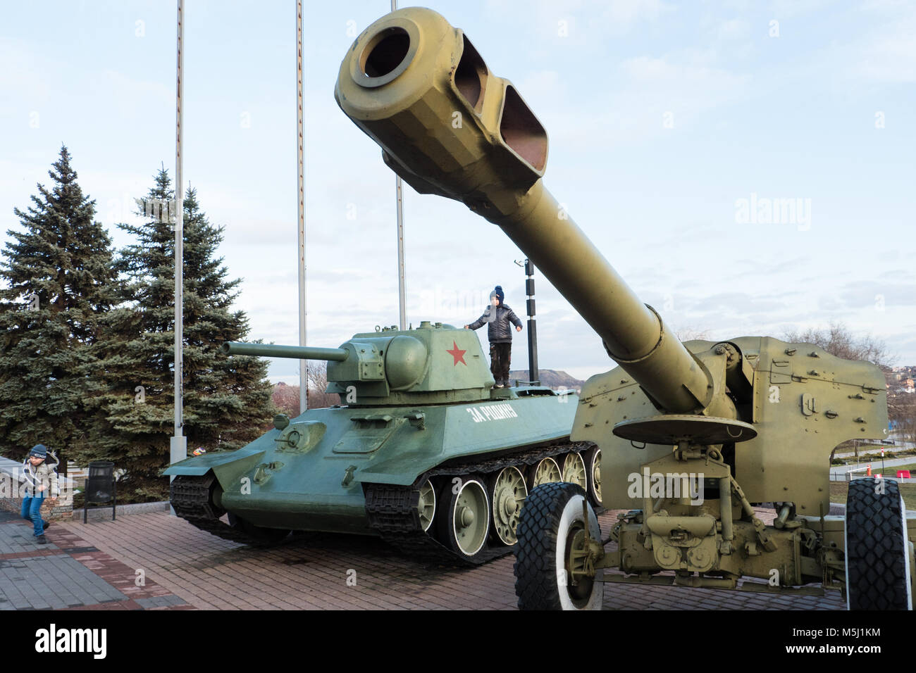 Dpr tank hi-res stock photography and images - Alamy