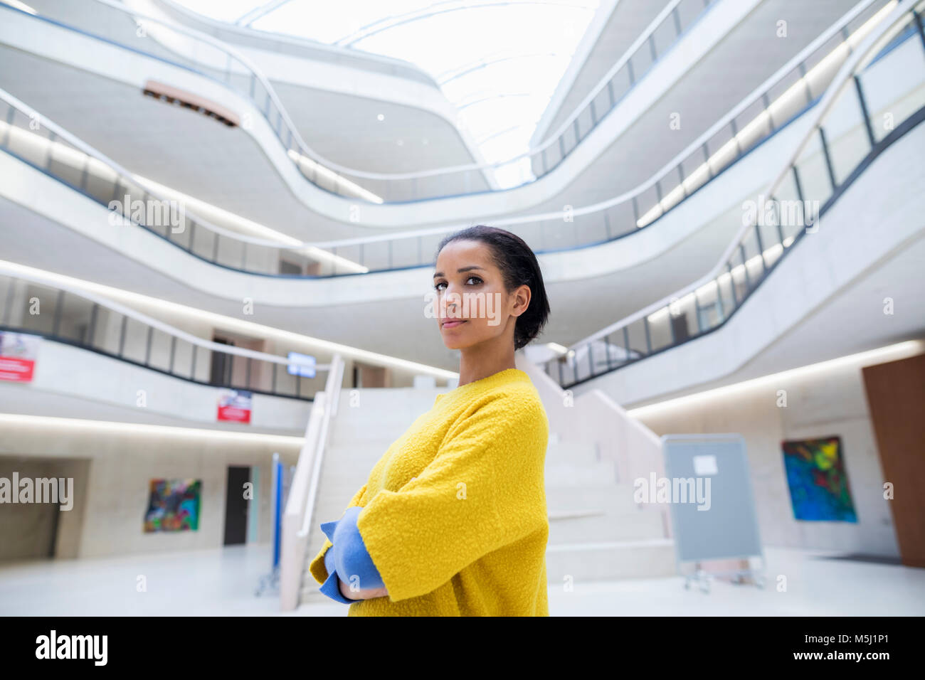 Women in university hi-res stock photography and images - Alamy