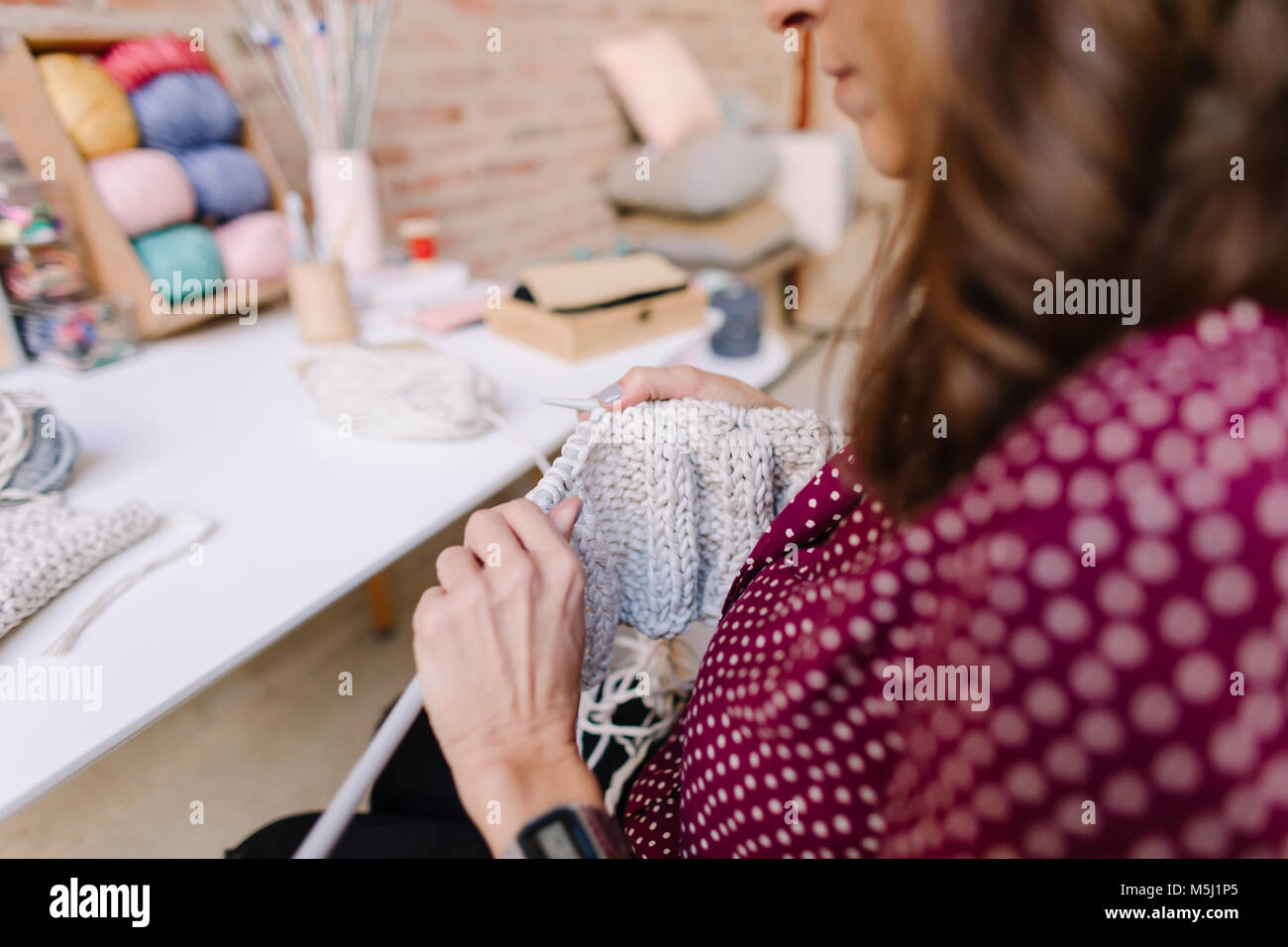 Close up knitting woman hi-res stock photography and images - Alamy