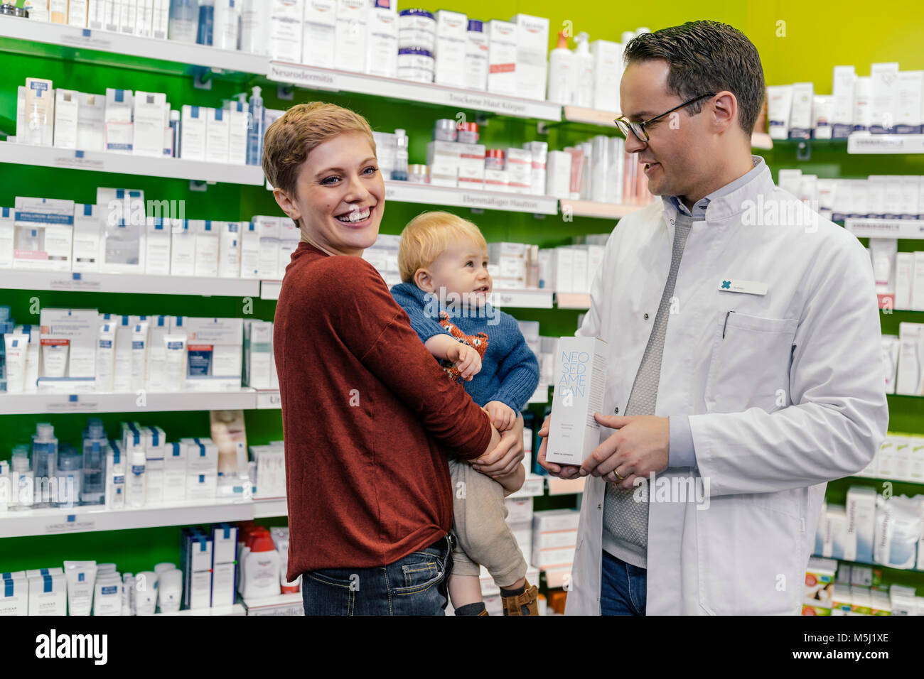 Pharmacy child hi-res stock photography and images - Alamy