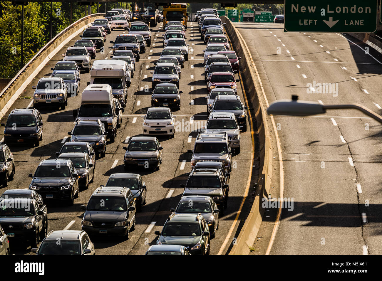 Traffic Founders Bridge Hartford, Connecticut, USA Stock Photo - Alamy