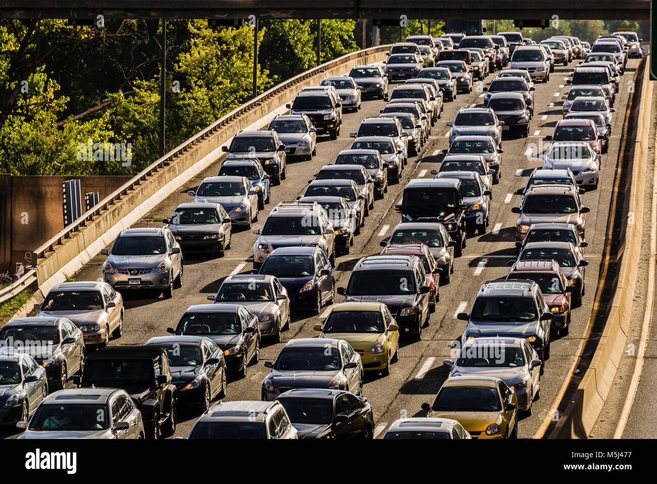 Traffic Founders Bridge Hartford, Connecticut, USA Stock Photo - Alamy