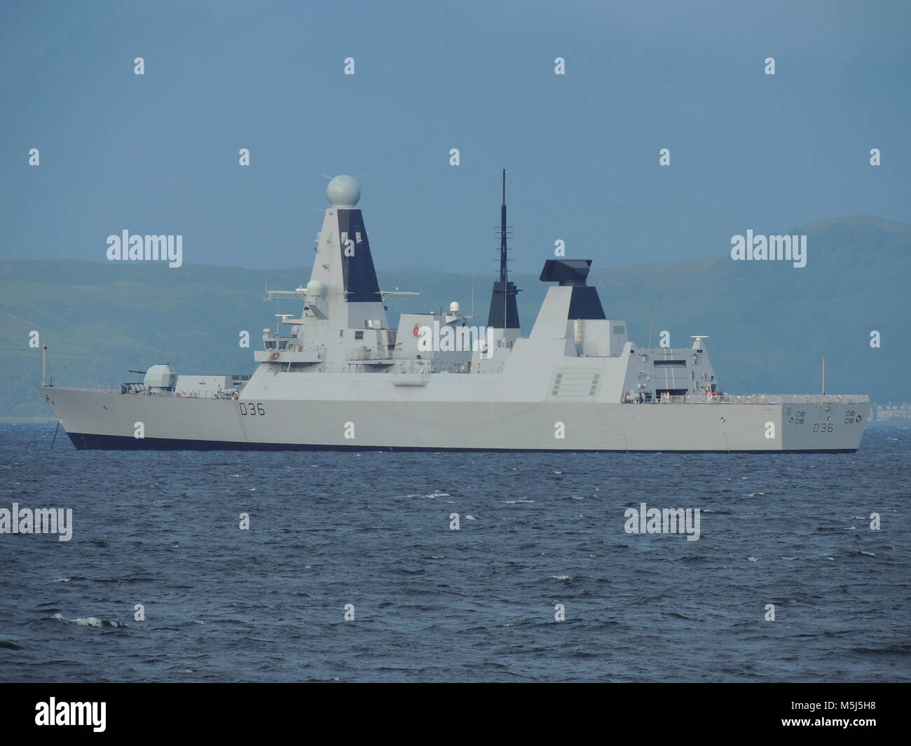 Defender class hi-res stock photography and images - Alamy