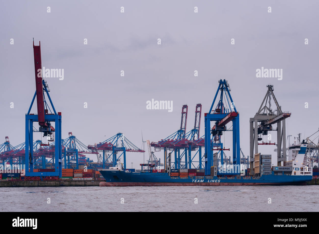 Container vessel feeder feeder ship hi-res stock photography and images ...