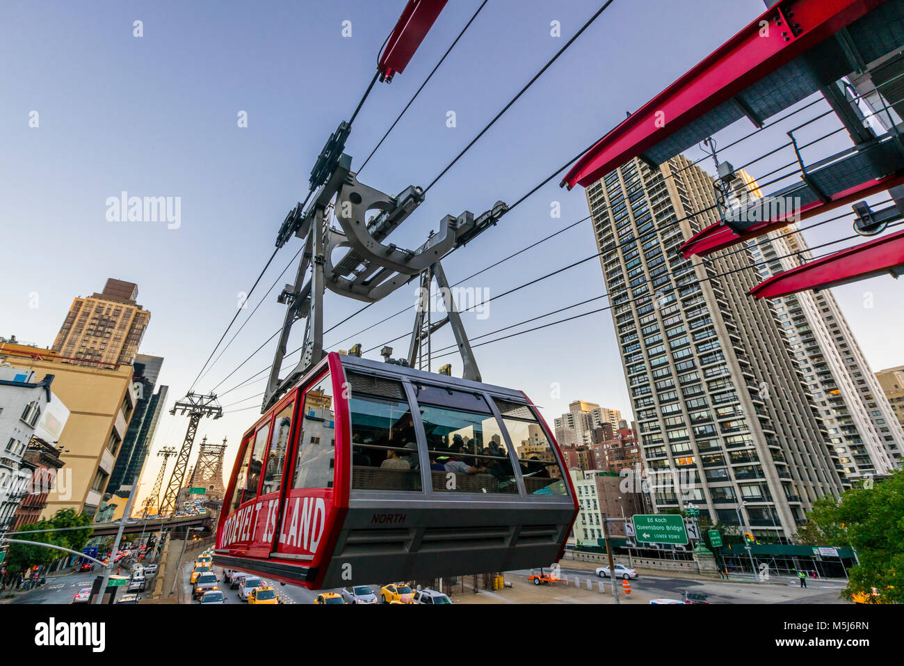Roosevelt Island Tramway Manhattan New York, New York, USA Stock Photo ...