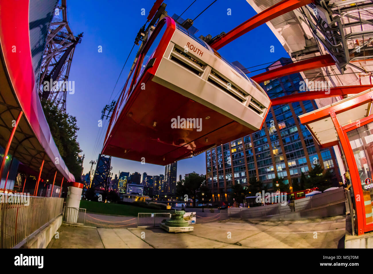 Roosevelt Island Tramway Manhattan New York, New York, USA Stock Photo ...