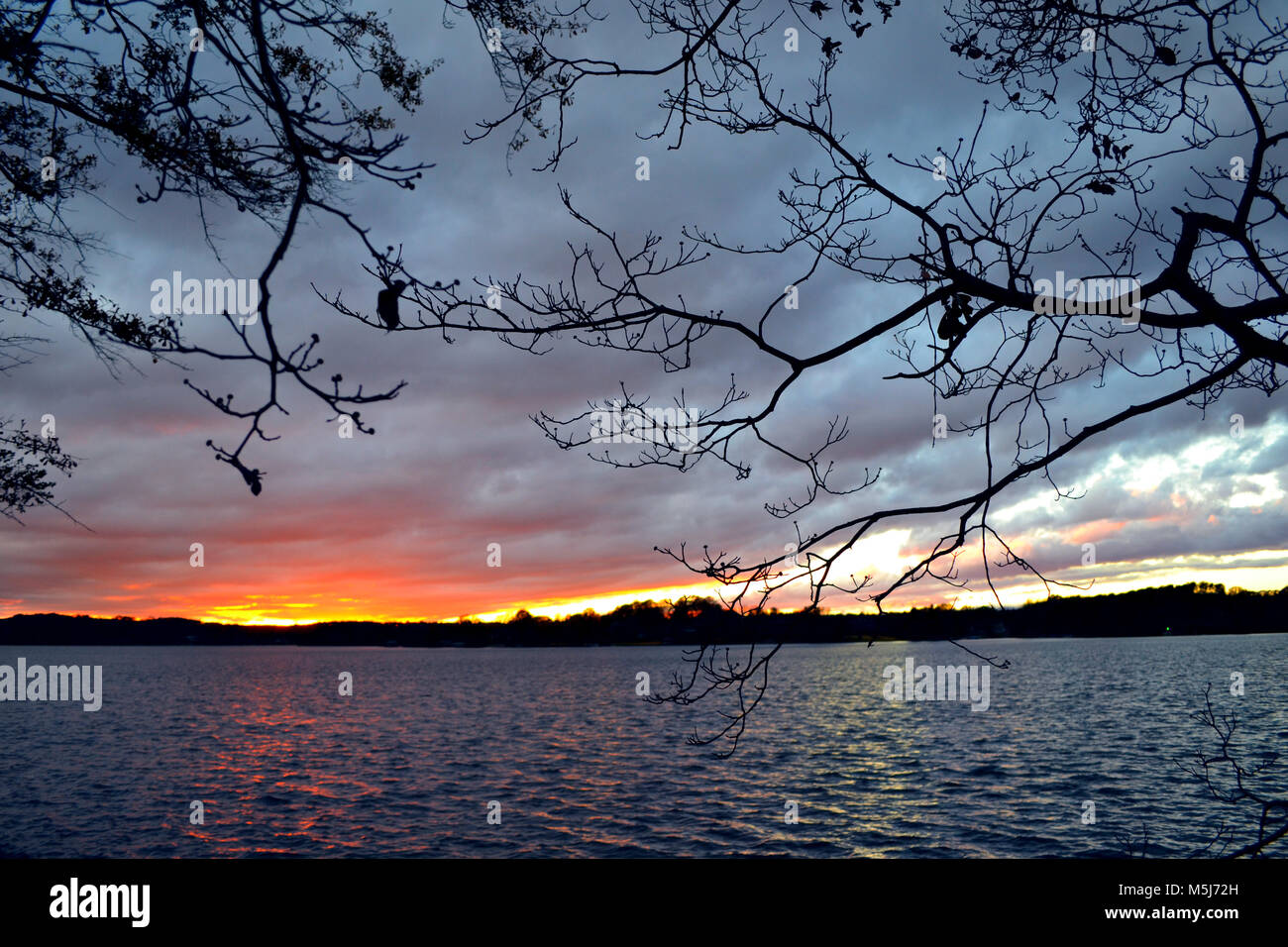 Purple lake hi-res stock photography and images - Alamy