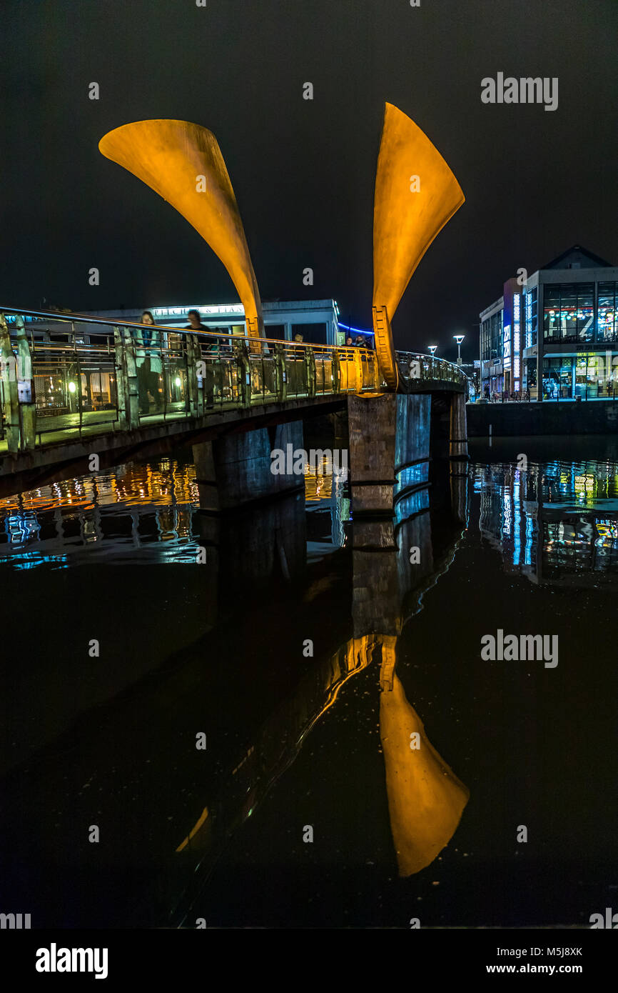 Pero's Bridge, a pedestrian bascule bridge, harbourside, Bristol UK ...
