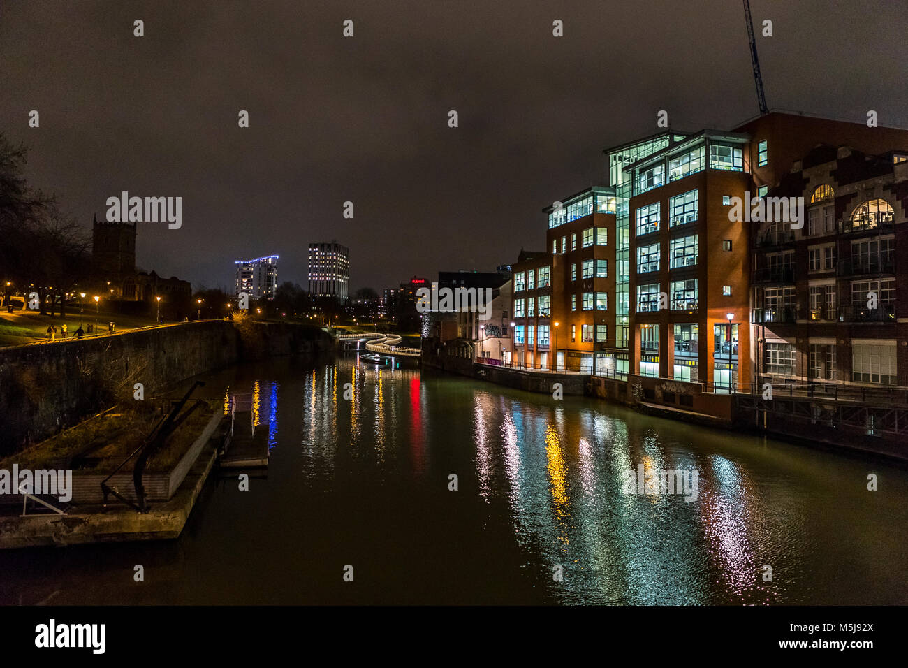 Castle Park Bridge at the Finzels Reach development at night. Bristol ...