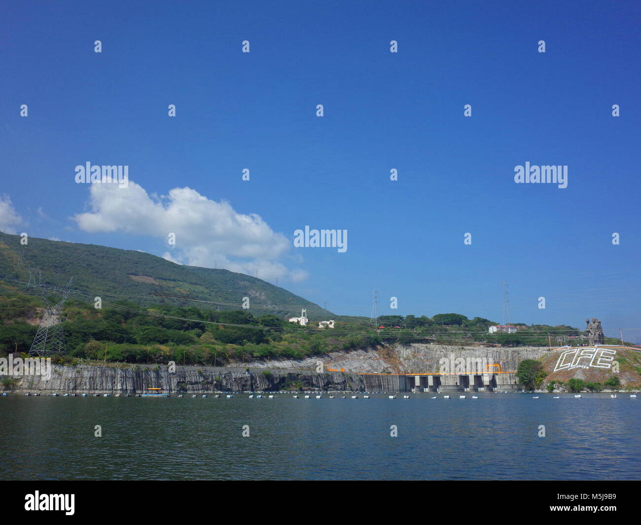 The Chicoasen Hydroelectric Dam at the end of Sumidero Canyon in ...
