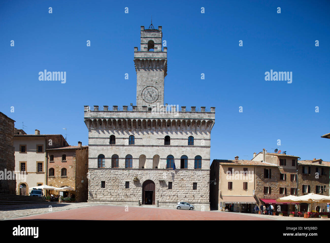 Medieval piazza grande square hi-res stock photography and images - Alamy