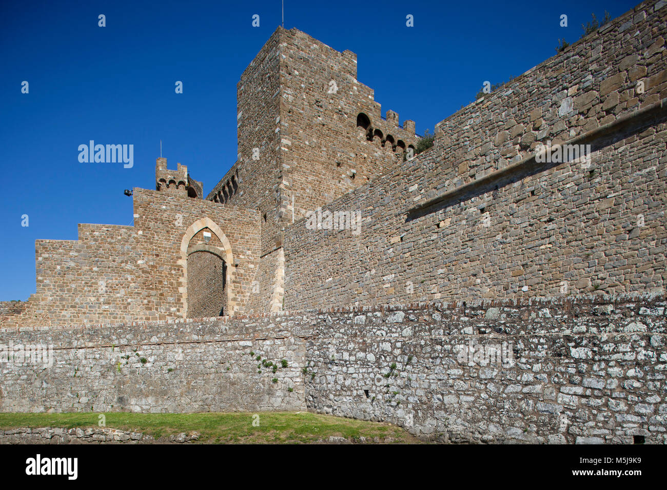 Ancient buildings typical italian medieval hi-res stock photography and ...