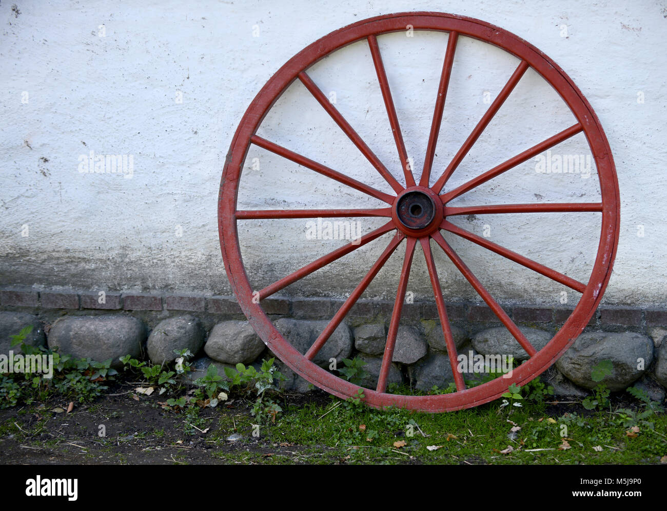 Vintage cart wheel hi-res stock photography and images - Alamy