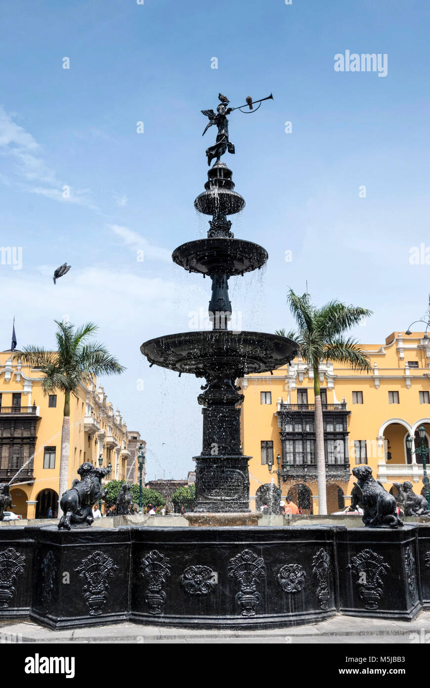 Lima Main Square Fountain / Fuente Plaza Mayor de Lima Stock Photo - Alamy