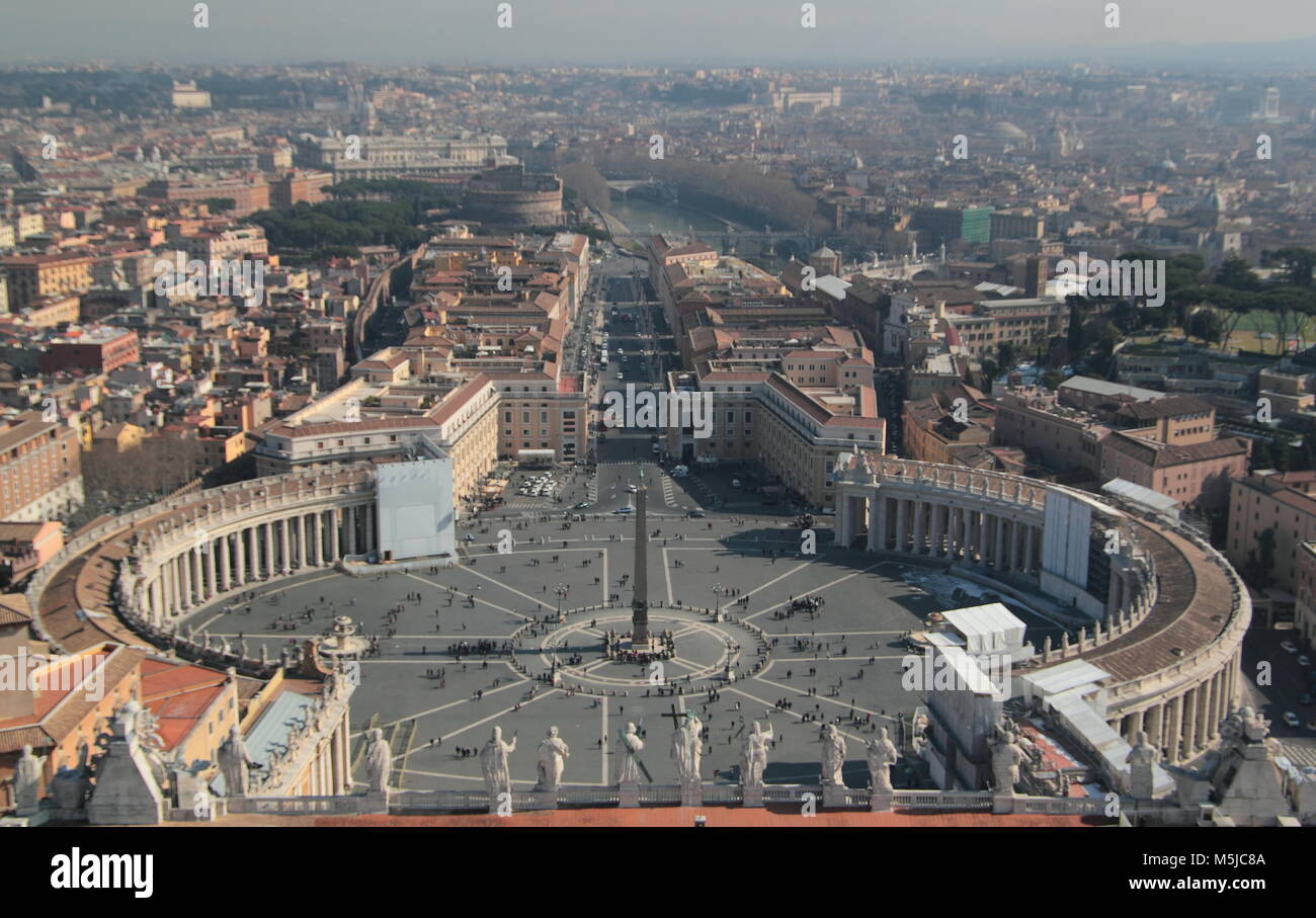 Papa roof hi-res stock photography and images - Alamy