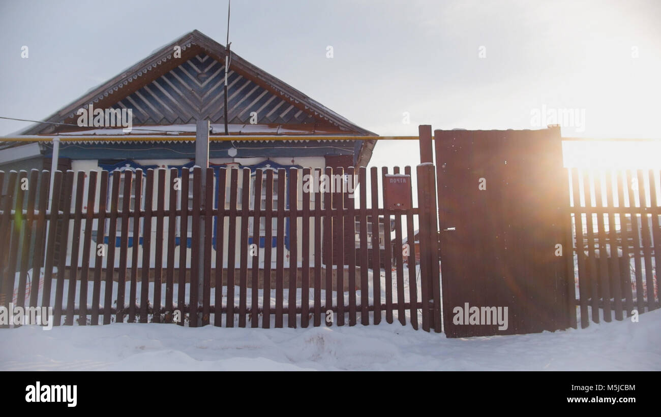 Russian country - typical cottage in a snow-covered empty village Stock ...