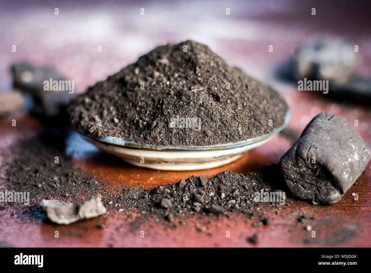 Coal powder hi-res stock photography and images - Alamy