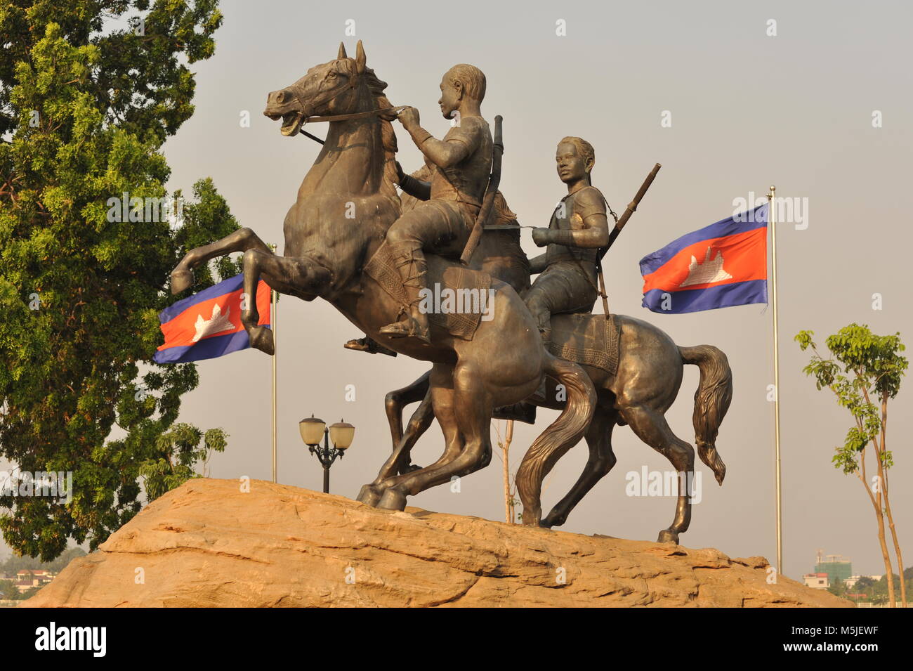 Equestrian statues of Techo Meas & Techo Yort, 17th century military ...