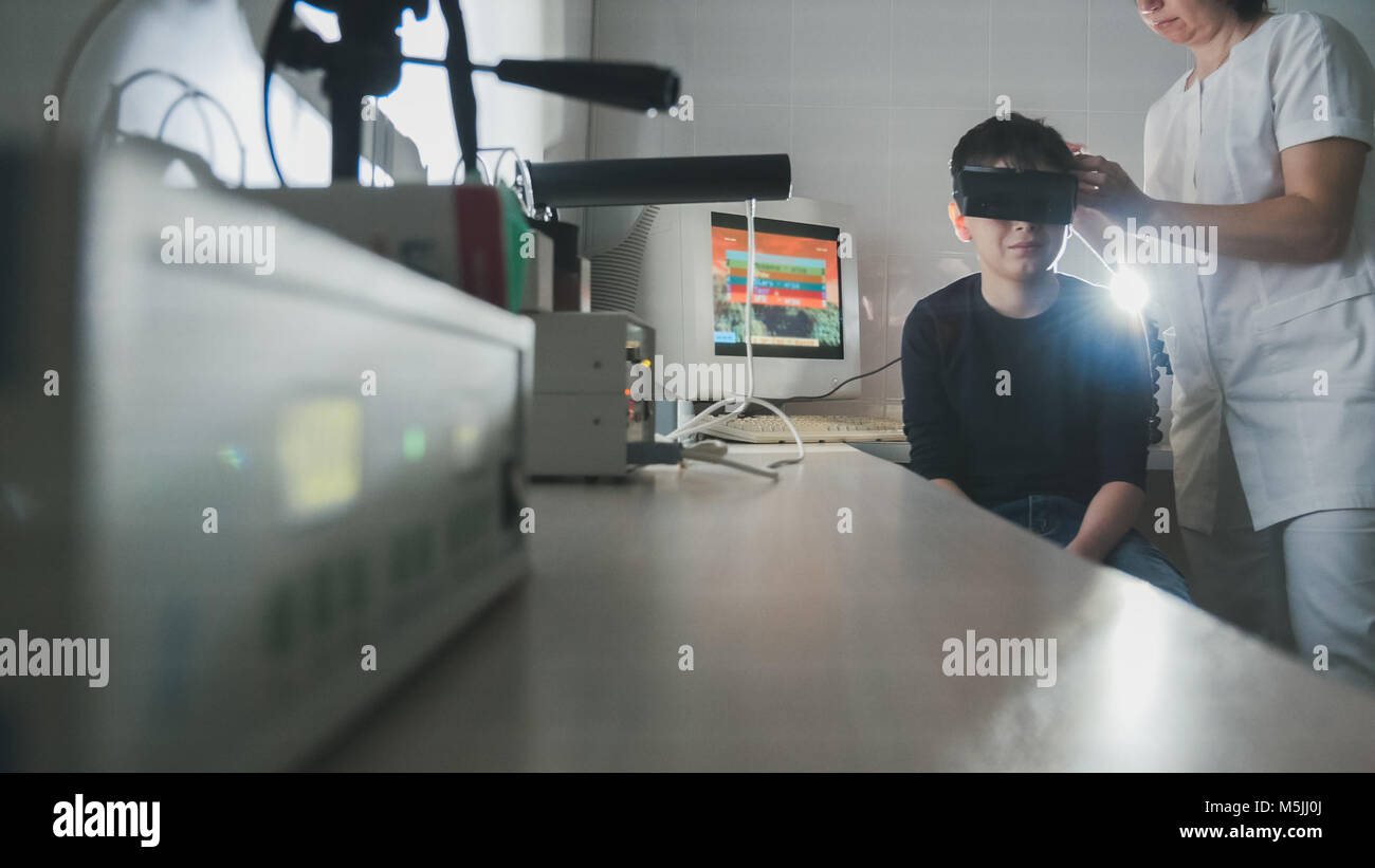 Ultrasound eye examination hi-res stock photography and images - Alamy