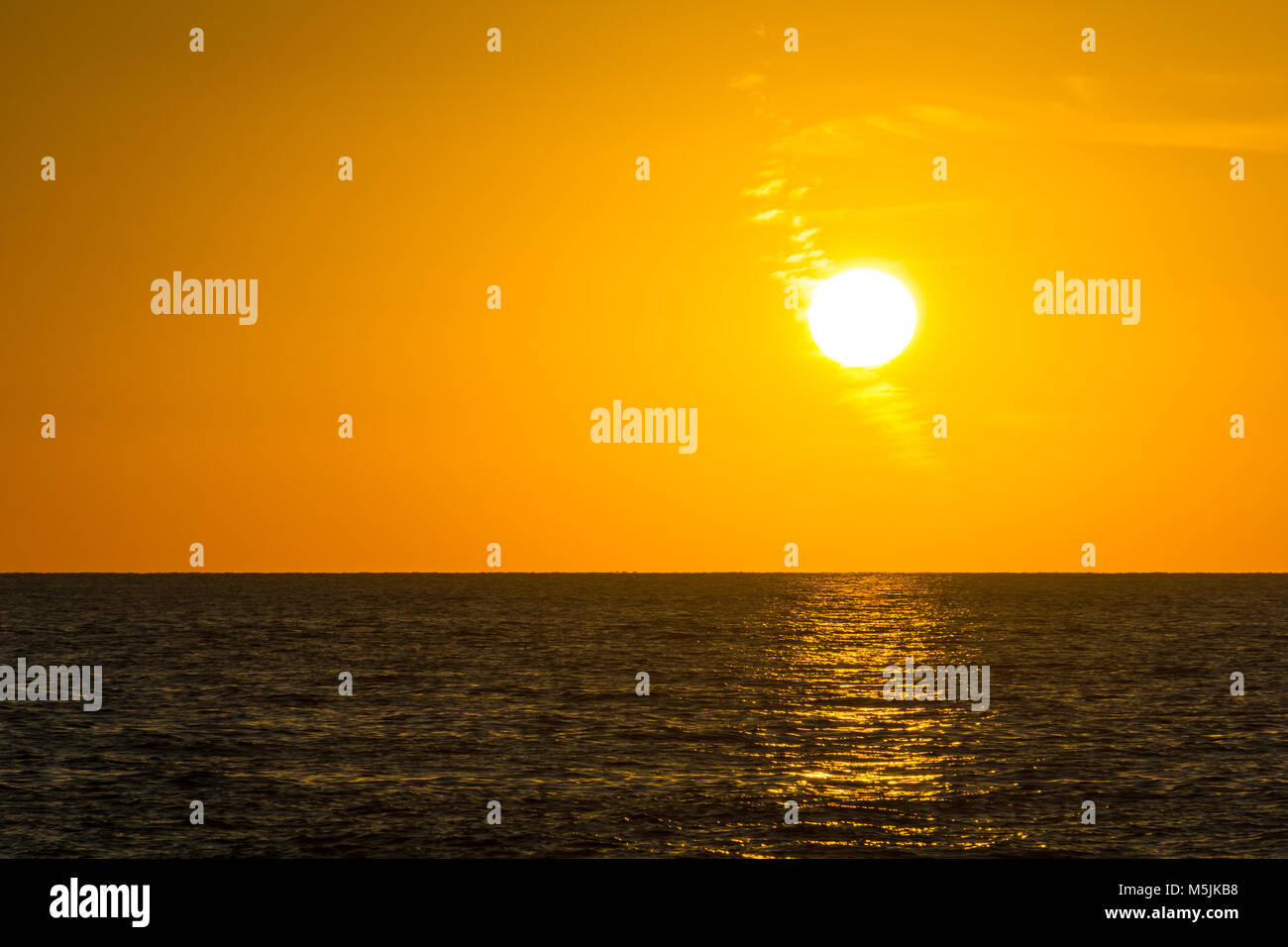 The dawn and the ocean at night hi-res stock photography and images - Alamy